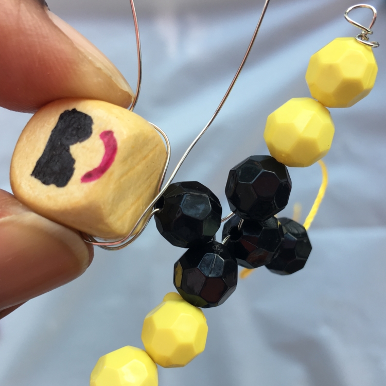 Bead Person Puppet – Workshops Essayer